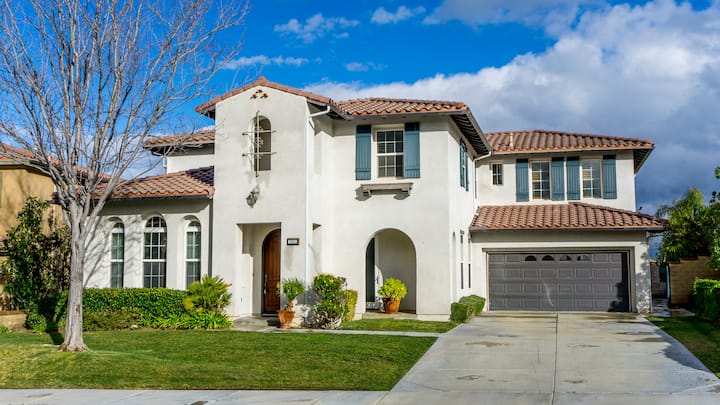 Los Angeles Santa Clarita Valencia Executive Home - Santa Clarita, CA