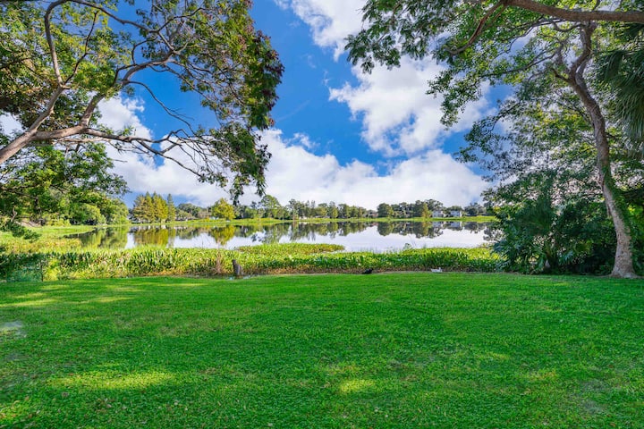 Barton Lake House | King & Queen | Full Kitchen - Orlando, FL