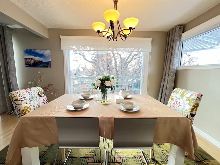 Entirehouse*centralac*9beds*uofc*dt*parks*shopping - Calgary