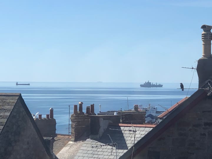 Bay House, Breakfast In Bed, Room 1. Parking. - Mousehole