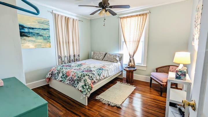 Casita Tropicalia/ Charming Savannah Hideaway - Savannah, GA