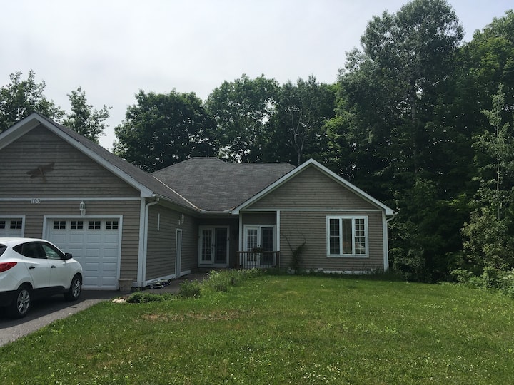 New Moon Suite At Cedar Healing Arts - Gravenhurst