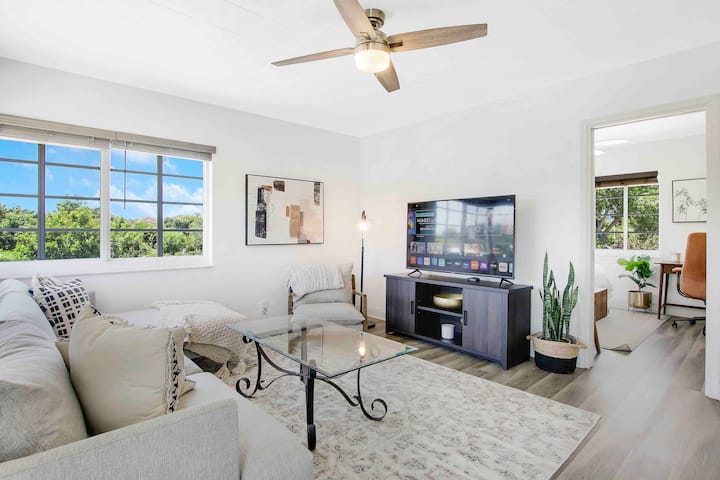 Palm Beach 1bd/1bt Steps From The Intercoastal! - Lake Worth, FL