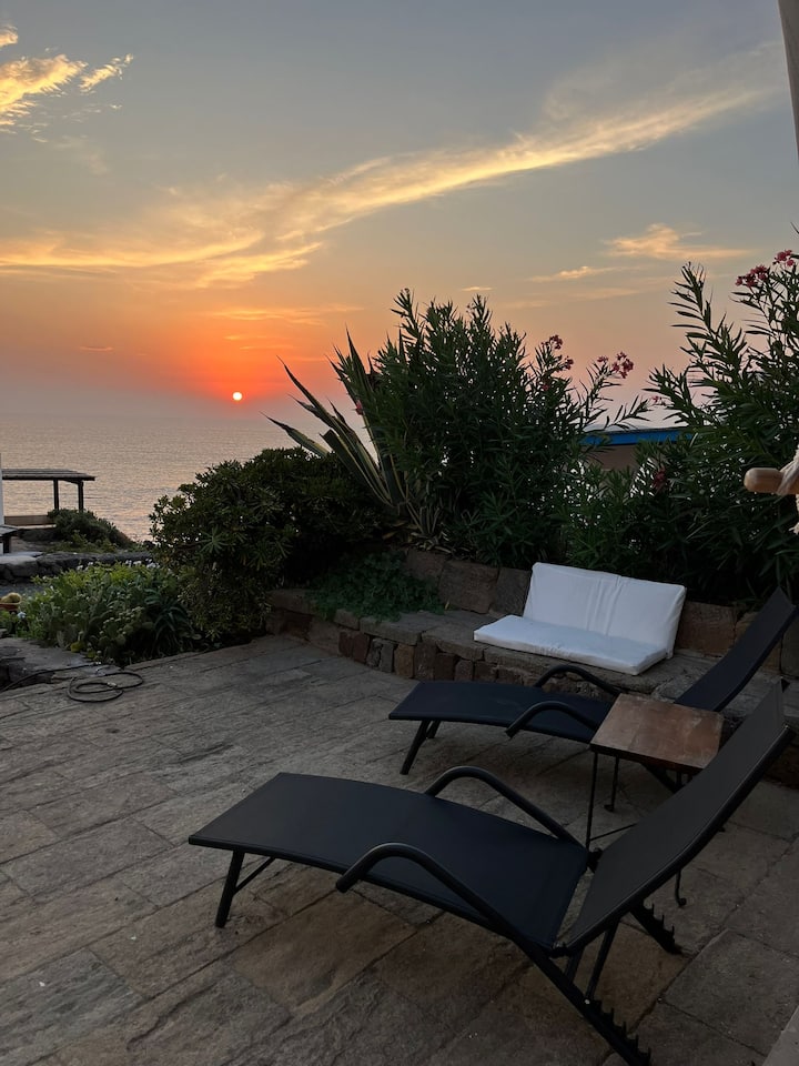 Pantelleria Punta Tre Pietre - Pantelleria
