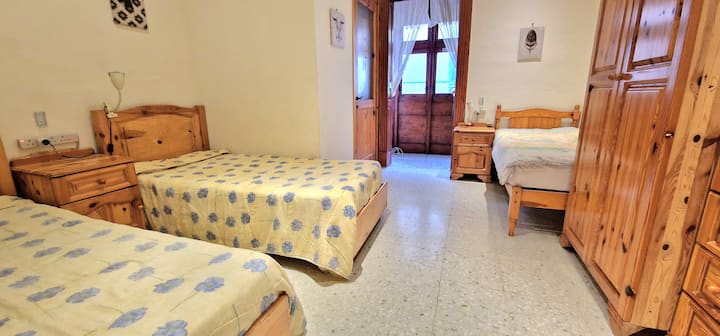 3 Bedroom En-suite +Balcony. We Make You Feel Home - La Valetta