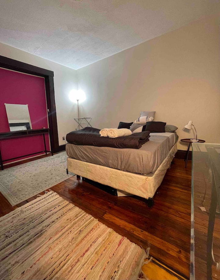 9 Pm To 9 Am King Bed  Room - Off 95 Ex 26 - Fairfield, CT