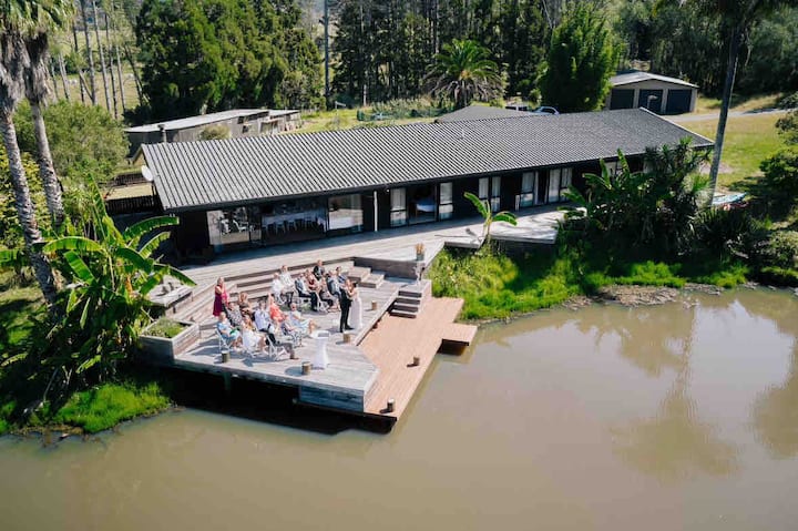Your Private Lakeside Escape - Parakai