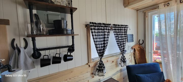 "Los Corrales" Tiny Home - Marfa, TX