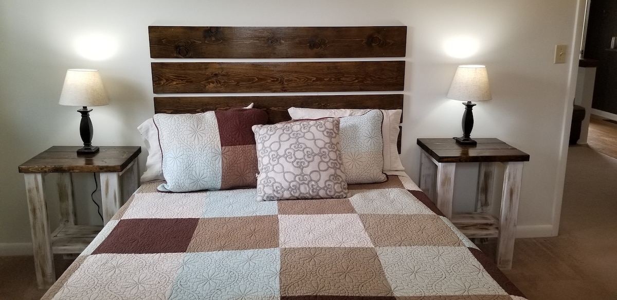 The Goat Farm Cottage at South of Sanity Farms - Cottages for Rent in ...