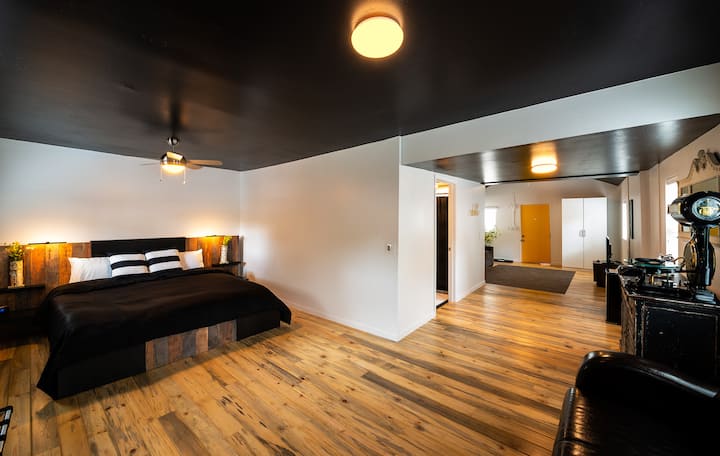 #4 Downtown Condo Walk To Breweries, Diners & Nau! - Northern Arizona University, Flagstaff