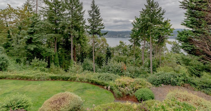 Scenic View A Guest House Including 2 Suites - Bellevue, WA