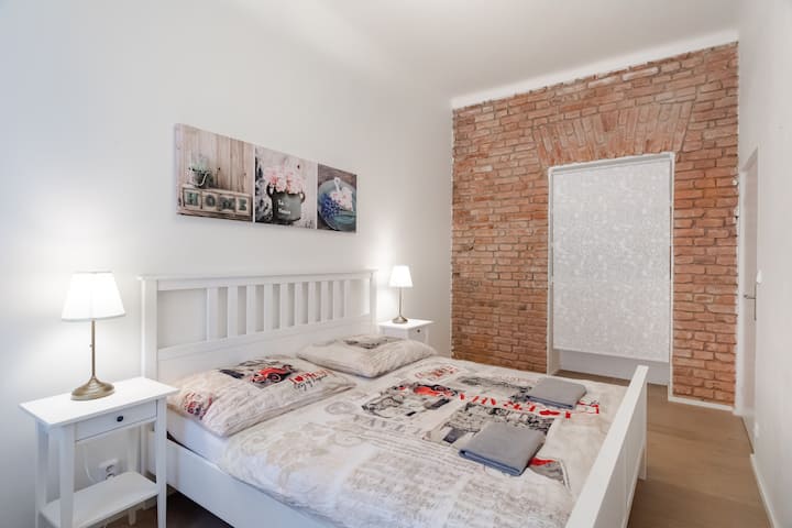 Apartment Smichov Near Center - Prága