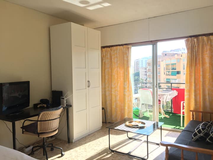 Estudio Luminoso Y Centrico En Torremolinos - Torremolinos