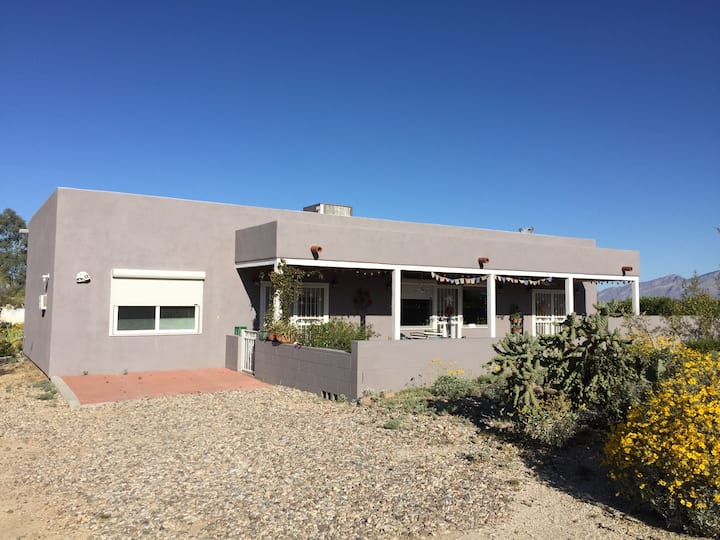 Quiet Enchanting Country Home - Tucson, AZ