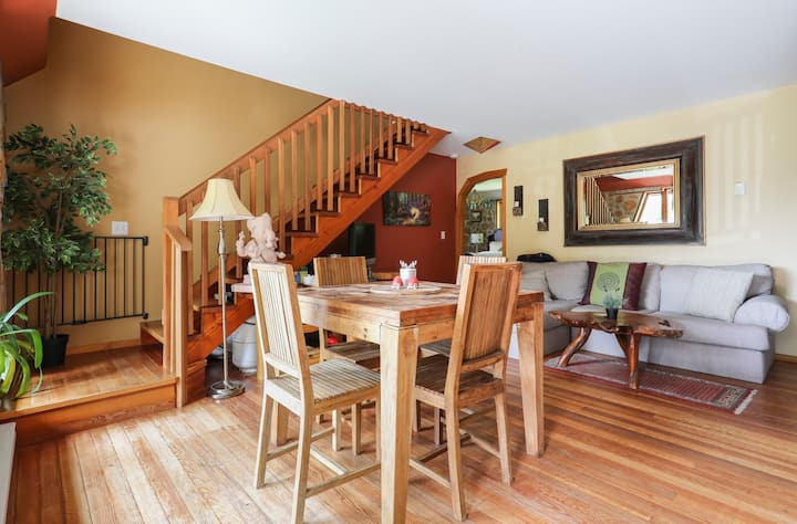 Experience Off-grid Luxury - Cordwood Guest Suite - Nelson