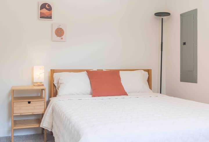 Ballard Bamboo Indulgence, 1bd 1ba - Seattle, WA
