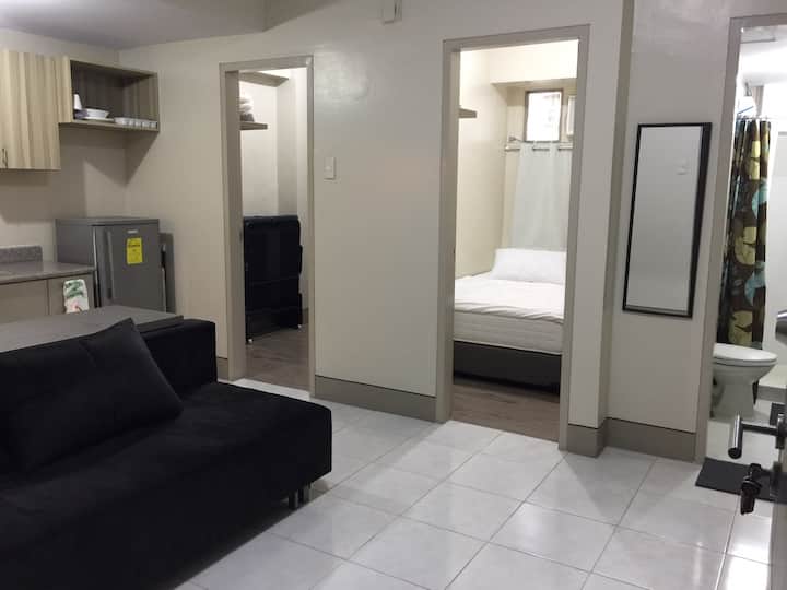 Lbtc7! Nice, Spacious San Juan Near Gh Fits 6-7pax - Quezon City