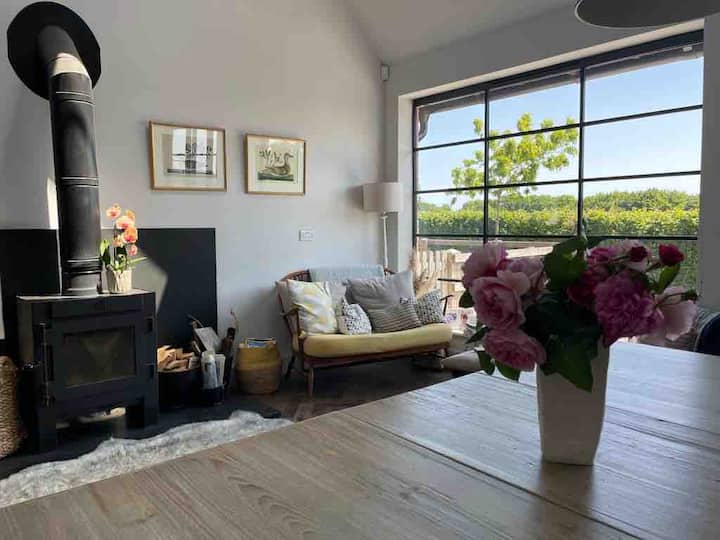 Gorgeous Converted Reservoir/forge - Hever Castle & Gardens
