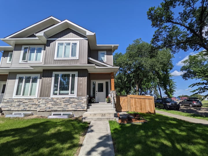 Modern Artistic 3 Bedroom Home In Old Town Beverly - Edmonton