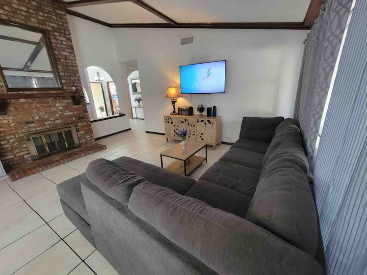 Spacious 3 Bedroom Near Yaamava Casino - San Bernardino, CA