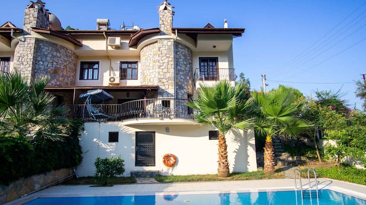 Peaceful Villa Escape With Private Pool - Göcek