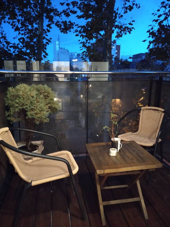 Loft Pocitos Con Terraza, Zona C/muchos  Servicios - Montevideo