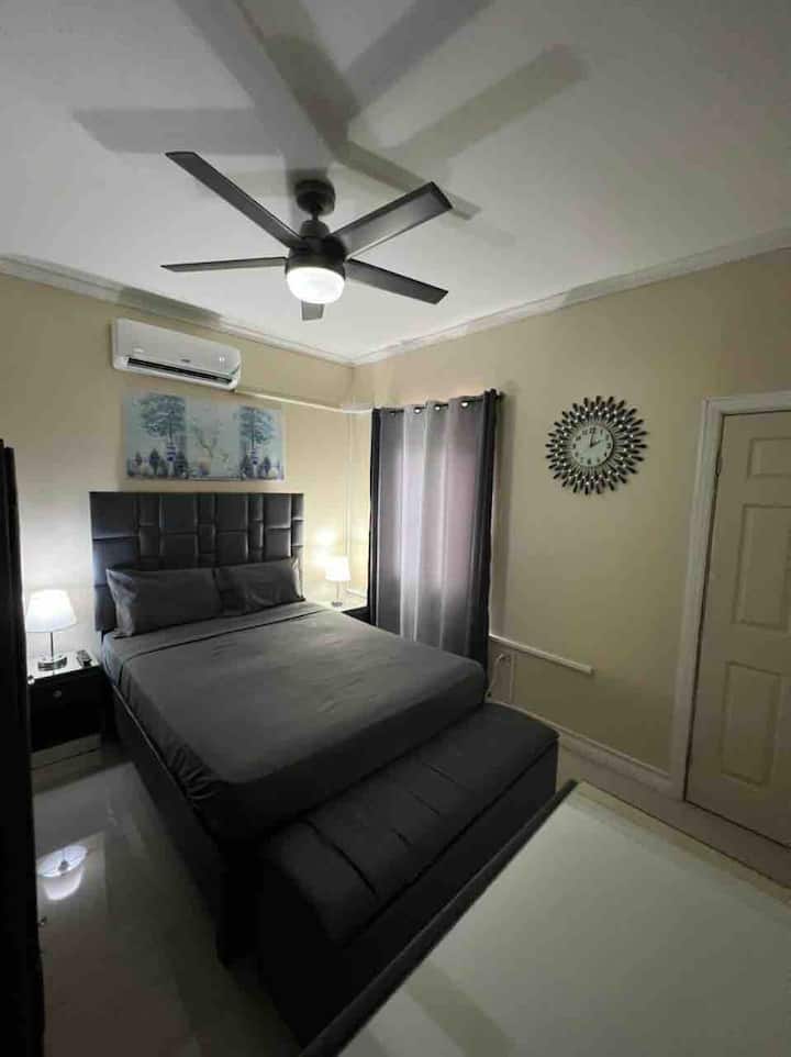 Lovely One Bedroom Apt With An Awesome City View - ジャマイカ キングストン