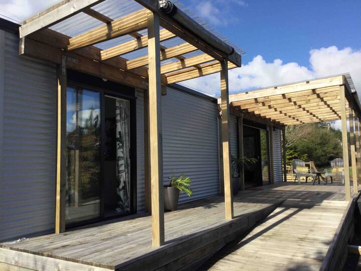 Cabin@edge Of Red Roof Barn - One Bedroom Cabin - Tauranga
