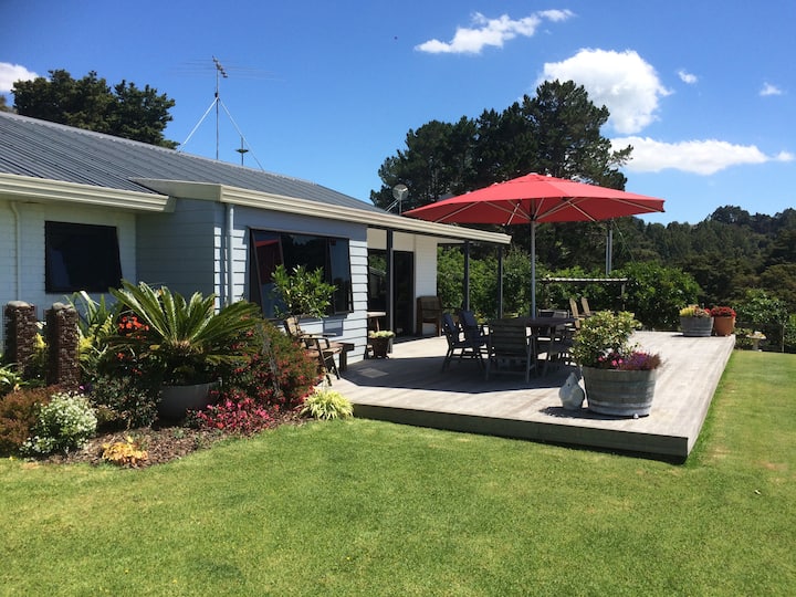 Piwakawaka Garden Stay - Enjoy Rural Tranquility. - Waipu