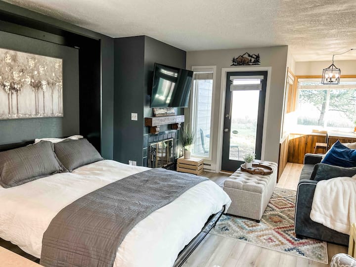 Mountain Retreat With Beautiful Views & Fireplace - Granby, CO