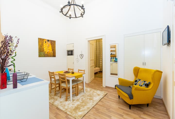 3 Bdrm 2 Bthrm With Ac Next To The Synagogue - Budapest