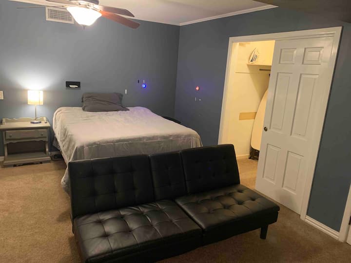 Queen  Temperpedic Bed, Private Shower, Wifi - San Angelo, TX