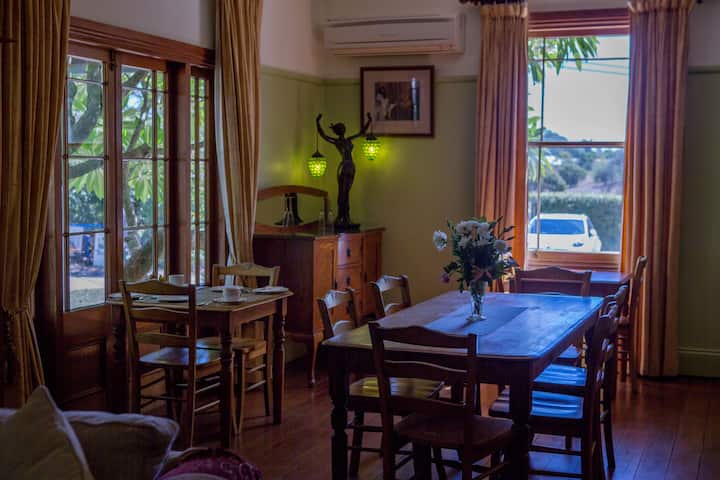Private Room - Old World Charm In Bolwarra - Maitland