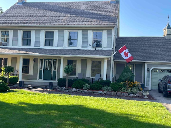 A Little Country In The City - St. Jacobs