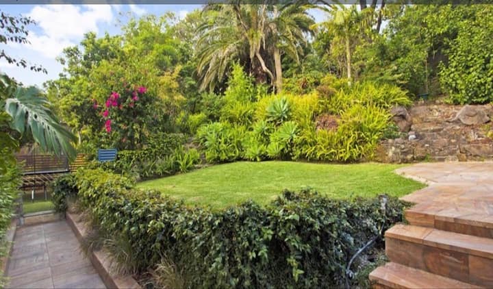 Fabulous 4 Bed House Near Beaches - Manly