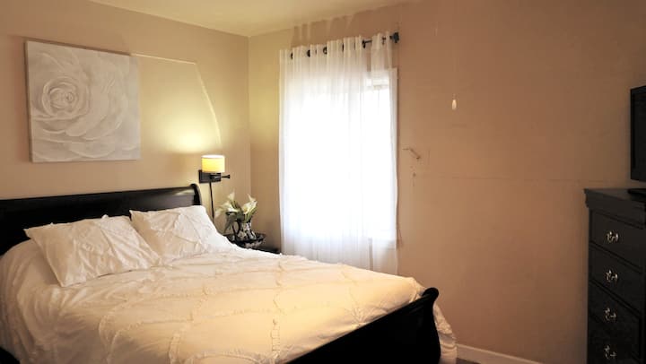 La Casa Amarilla Cozy, Clean, Conveniently Located - El Paso, TX