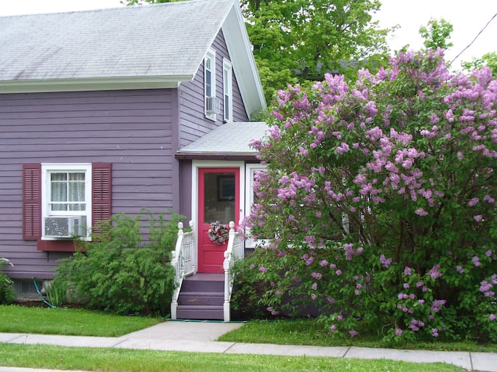Clayton Mulberry Cottage - Clayton, Ny - Gananoque