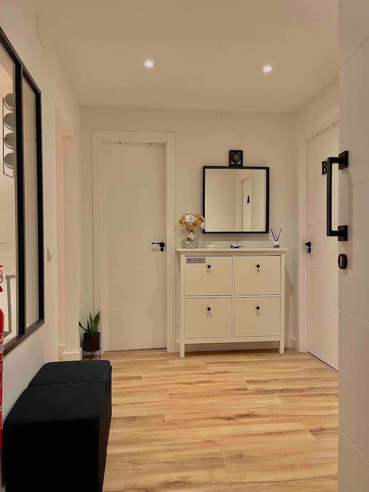 Suncoast Private Bathroom. Malaga Rooms B - Málaga