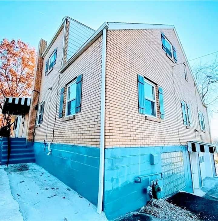 The Heroes Inn - Military Veteran Owned Suite - Monroeville, PA