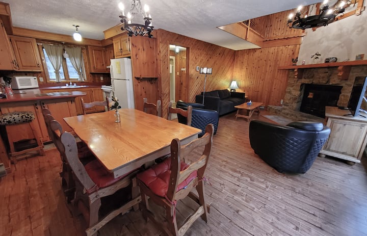 Chalet Suisse Avec Sauna Et Vue Sur Le Lac 57 - Sainte-Agathe-des-Monts