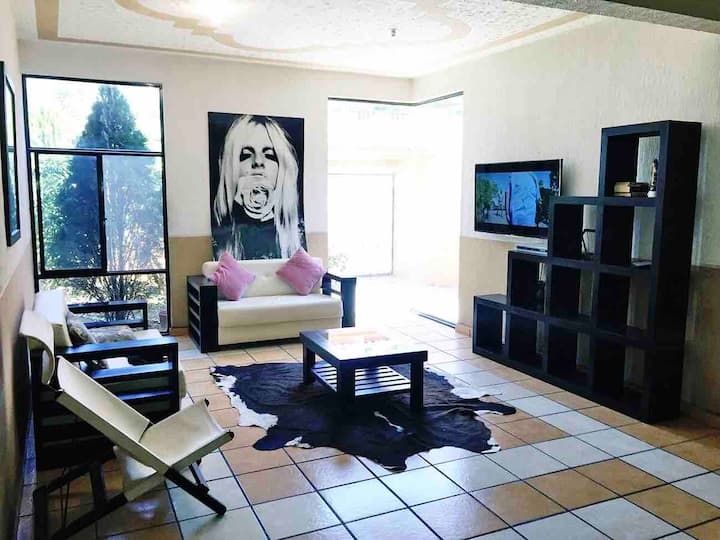 Large 3br Home W/ Parking In Heart Of Oaxaca City! - Oaxaca de Juárez