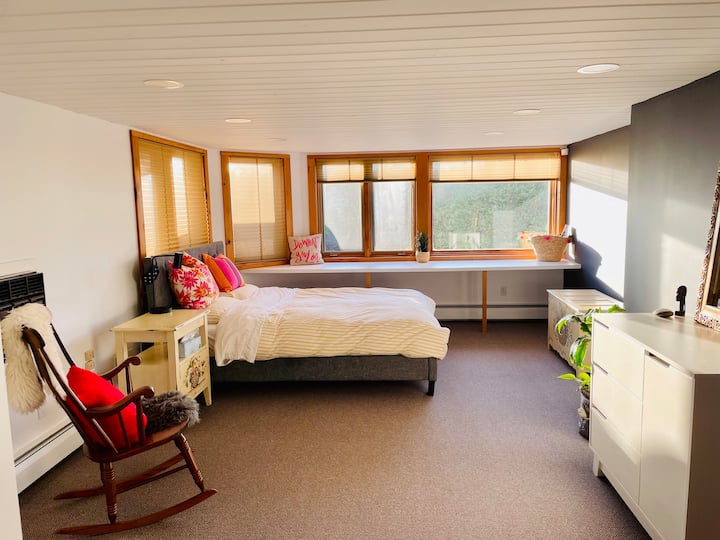 Charming Guest Suite In Residential Home - Shelburne, VT