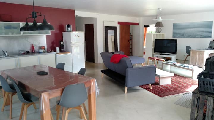Rez De Chaussée D'une Maison Avec Jardin - Vannes