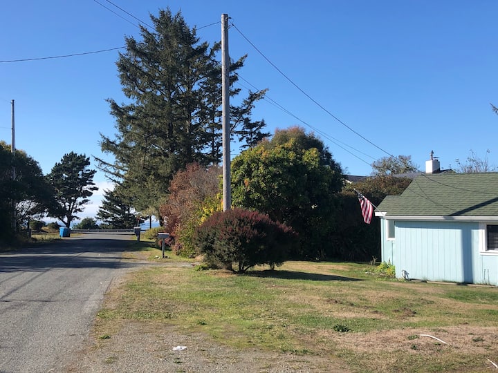 Pebble Beach Surf Cottage - Crescent City, CA