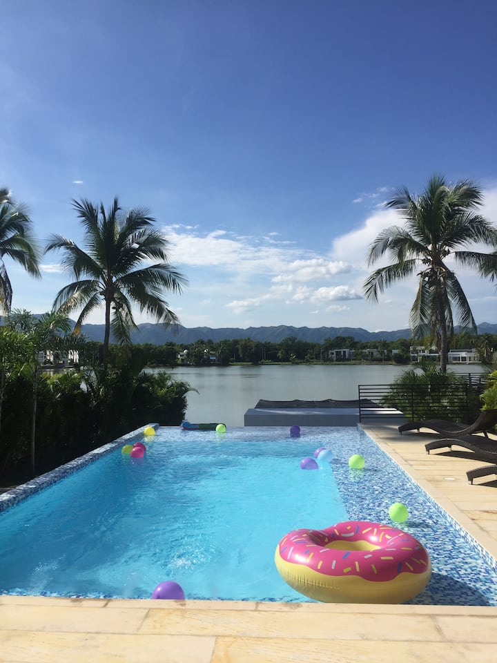 Espectacular Casa Para Descanso Y Vacaciones Top - Girardot