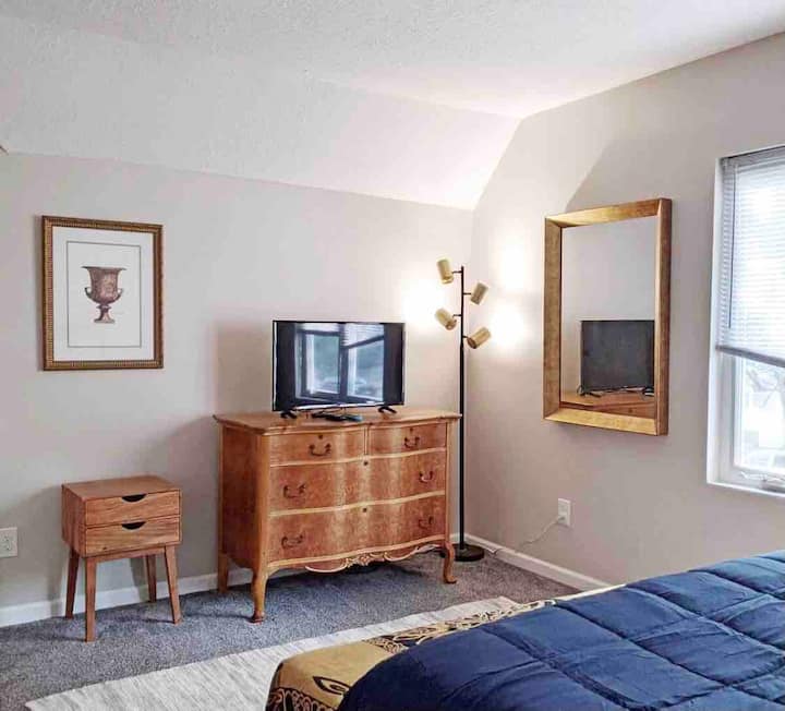 Uptown Apartment Perfect Traveling Professional - Edina