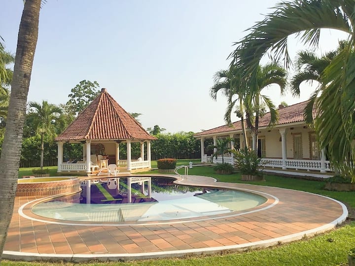 Increíble Casa Campestre Para Disfrutar En Familia - Acacias