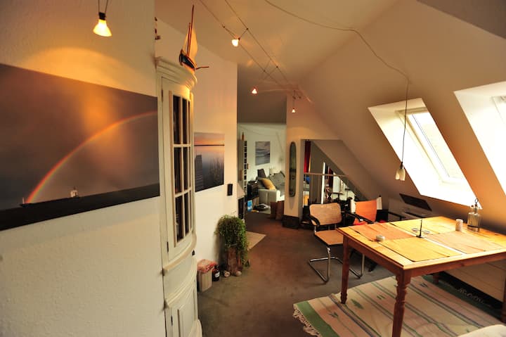 Apartement Sous Les Toits Et Terrasse Tranquille - Berlin