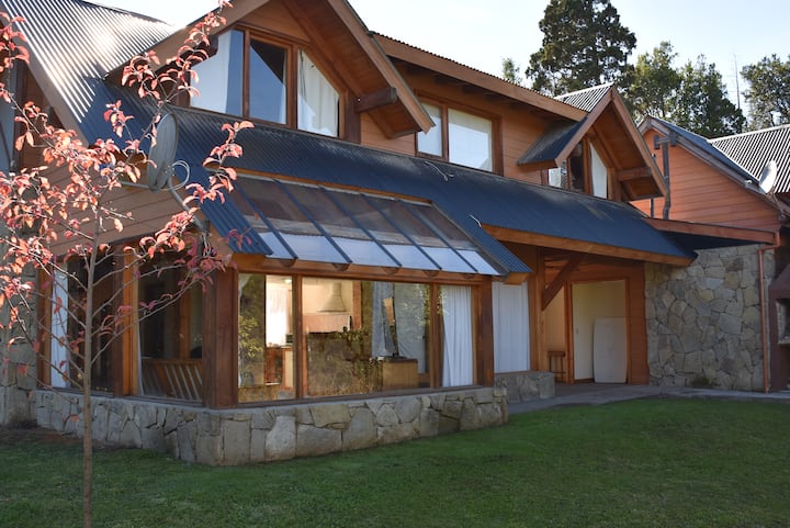 "Los Amancays "
Cabaña De Montaña - Villa La Angostura