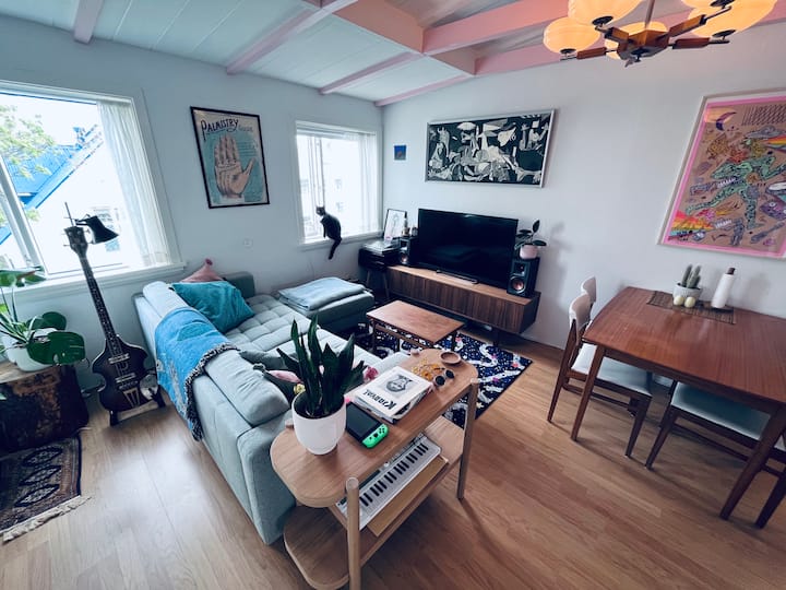 Charming Downtown Apartment By The Seaside 🌊 - Reykjavík